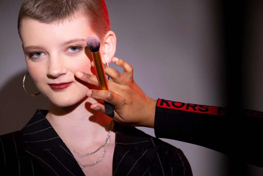 How To Be A Model - Annabel Kiki